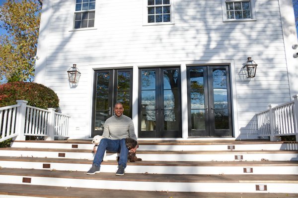 Pair Of Adopted Dogs Bring Joy To Don Lemon's Home - 27 East