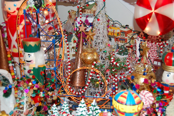 Candy cane mountain at the Christmas cottage - 27 East