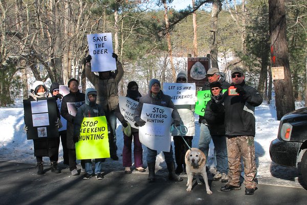 Group Forms Human Picket Fence To Oppose Extended Hunting - 27 East