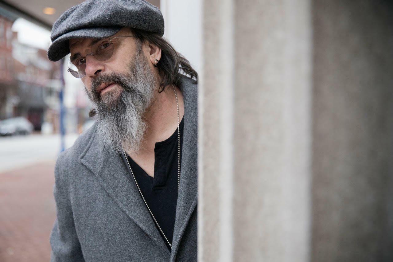 Steve Earle Comes East To Reconnect With GE SmIth In His 'Portraits ...