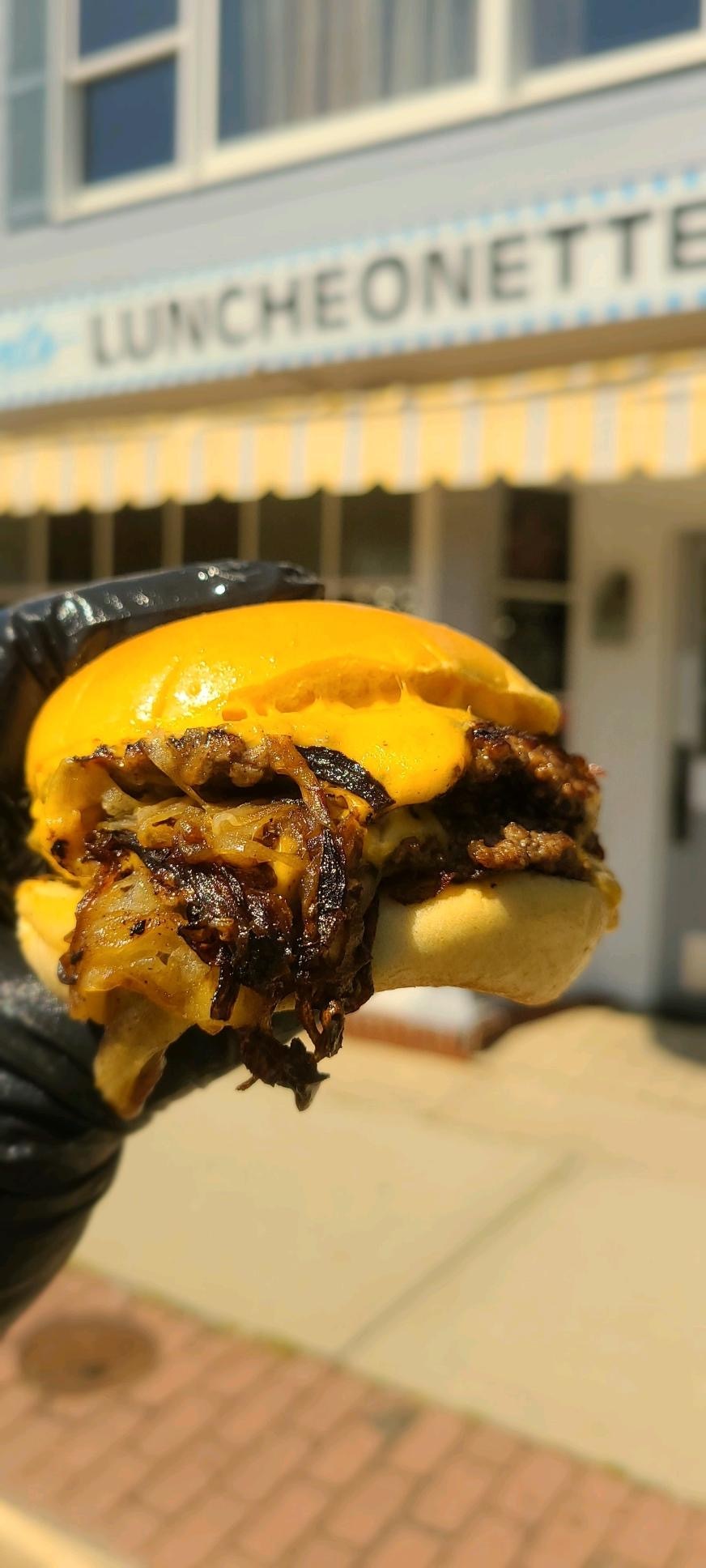 George Motz Brings Famous Oklahoma Fried Onion Burger To Eckart's In ...