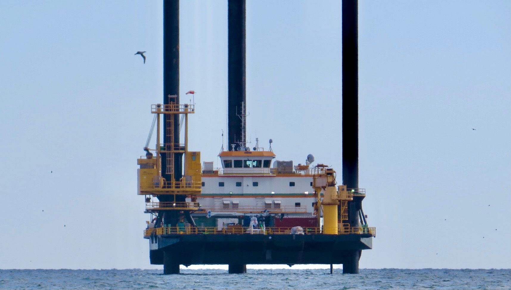 'Liftboat' Arrives In Ocean Off Wainscott For Wind Farm Soil Sampling ...