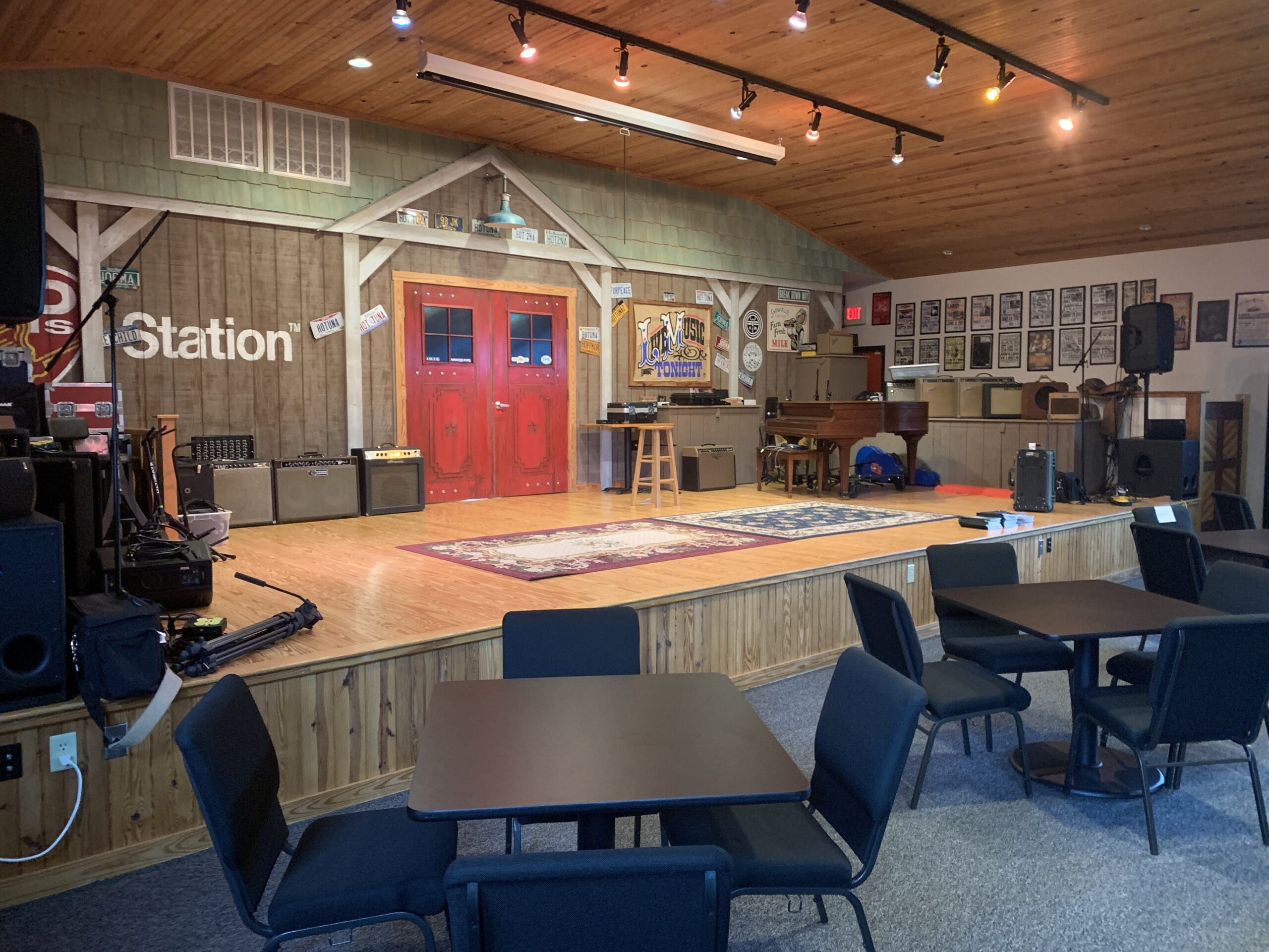 Jorma Kaukonen at Home on the Fur Peace Ranch - 27 East