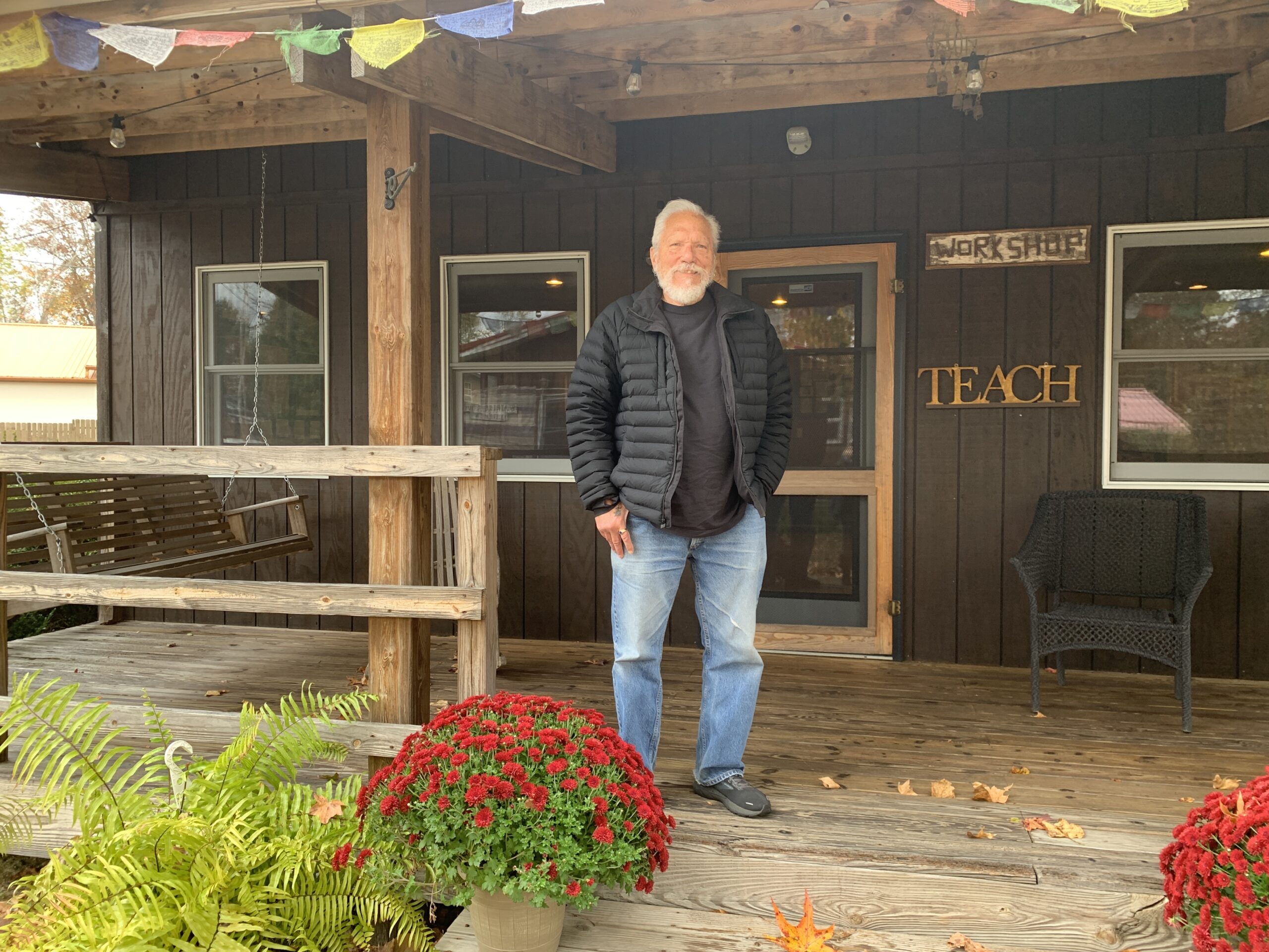 Jorma Kaukonen at Home on the Fur Peace Ranch - 27 East